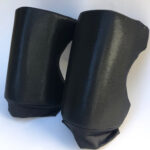 Kneepads wrestling solid black glossy Japanese style - elucha.com